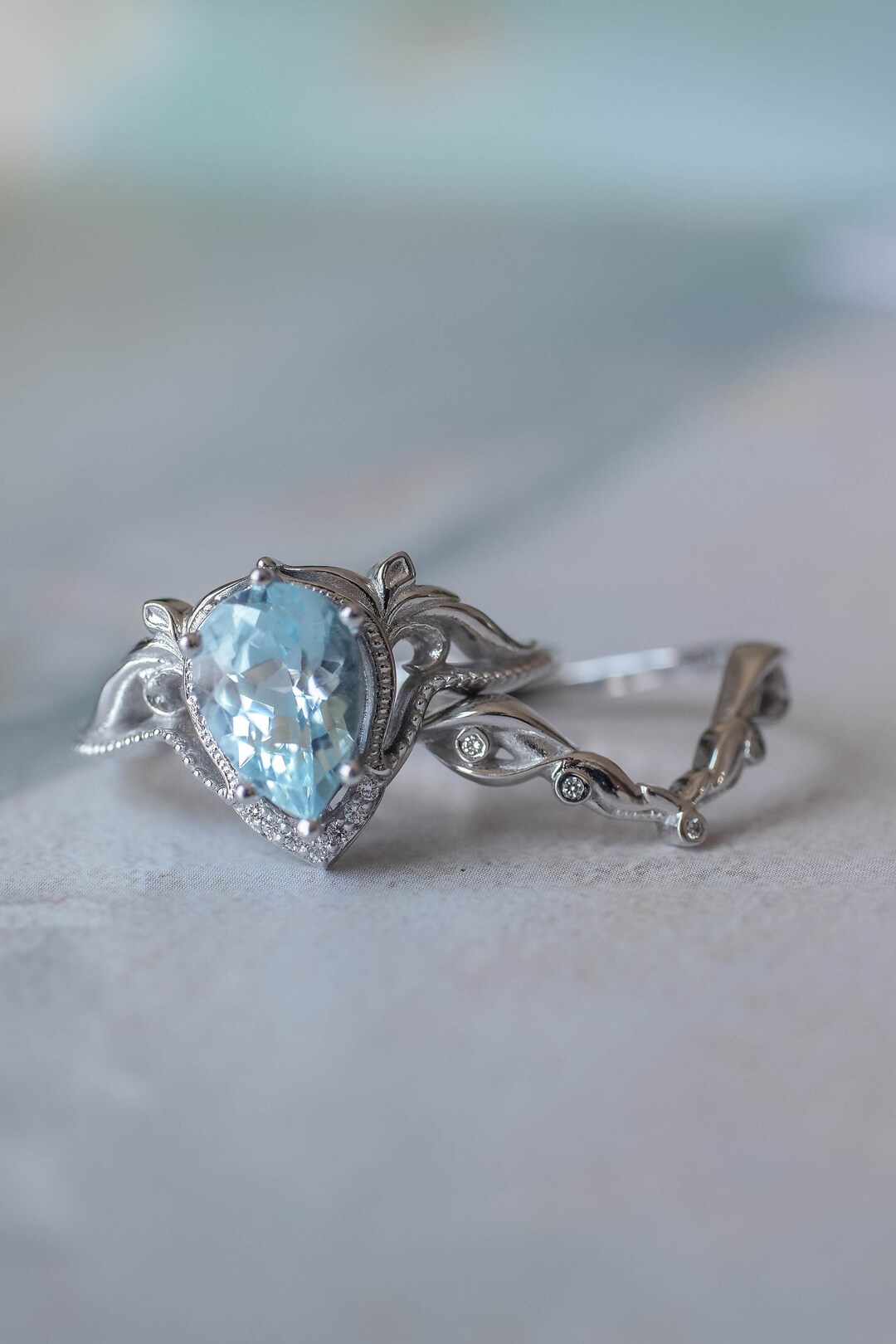 Anillo nupcial de aguamarina de ensueño, anillos de inspiración Art ...