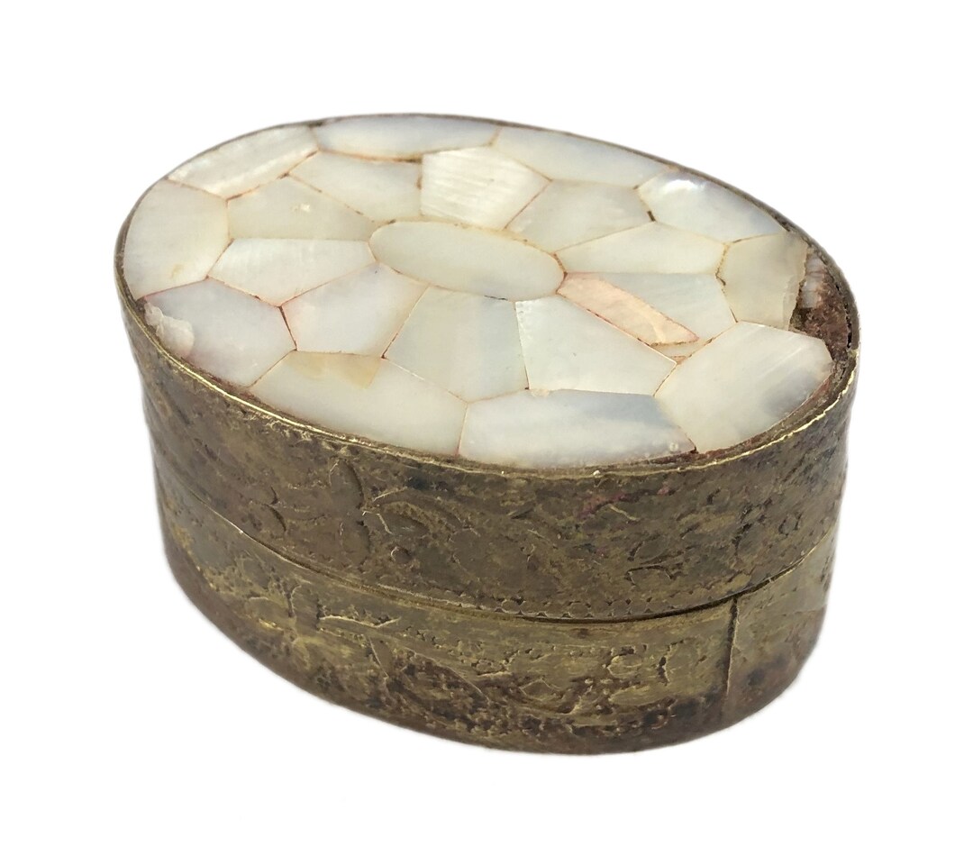 Vintage Brass Women Vermillion / Kumkum Tikka Box – Mother of Pearl ...