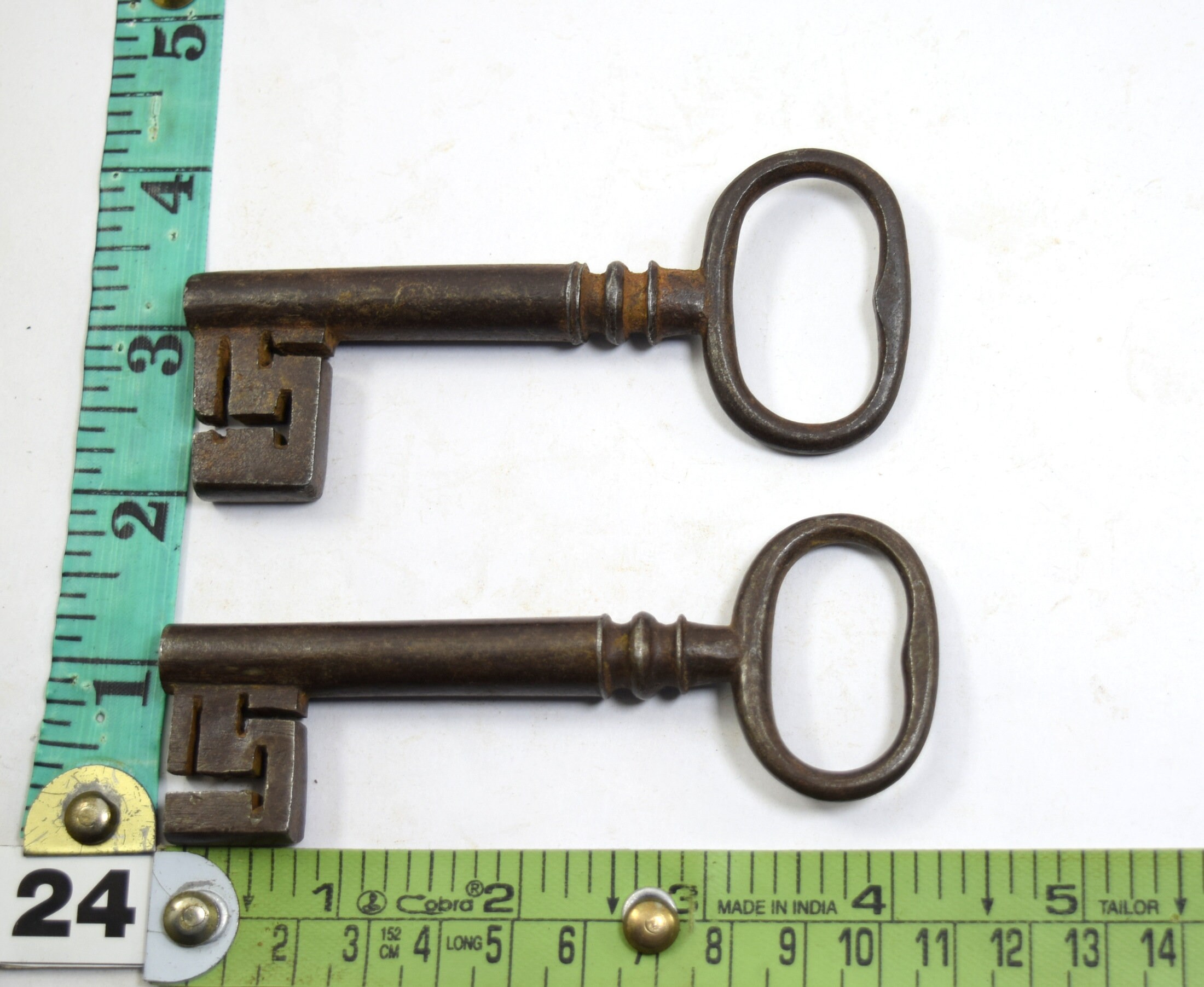 Royal Antique Design Skeleton Padlock Key Wall Rustic Décor - Etsy