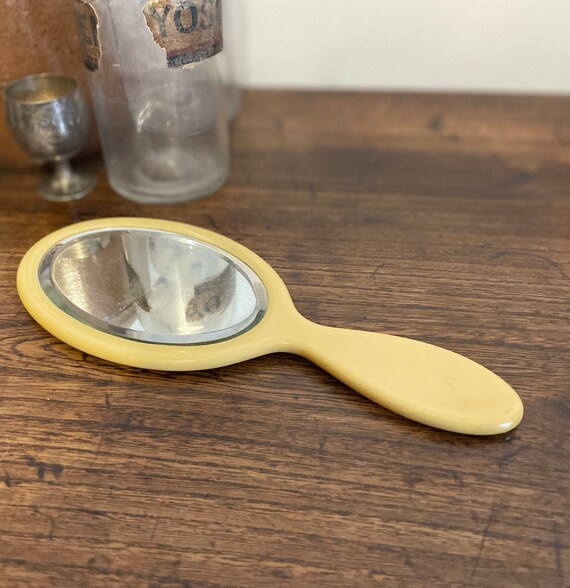 Vintage Bakelite Hand Mirror Bakelite Mirrors 13 For Sale At 1stDibs