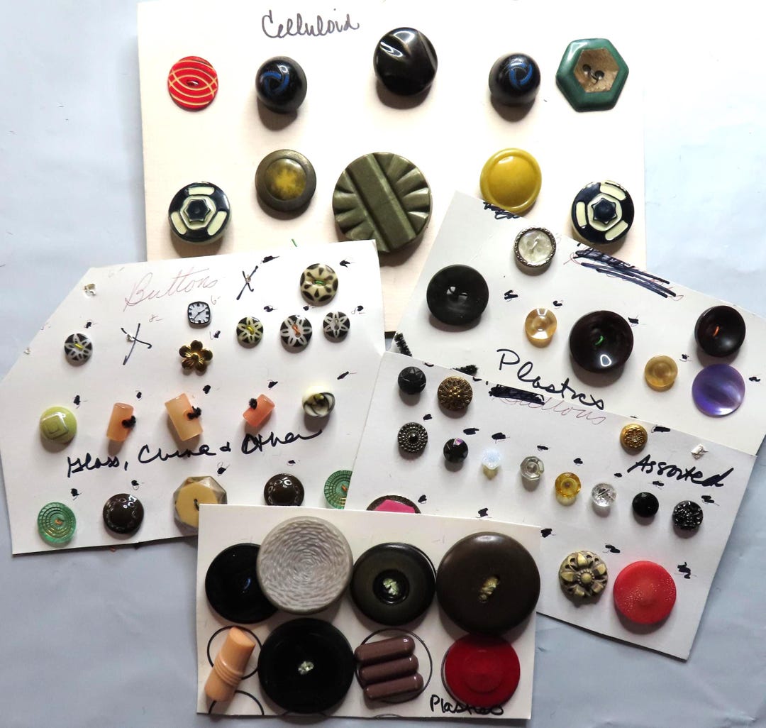 Lot of Over 60 VINTAGE Buttons*assorted Materials*for Crafting, Sewing ...