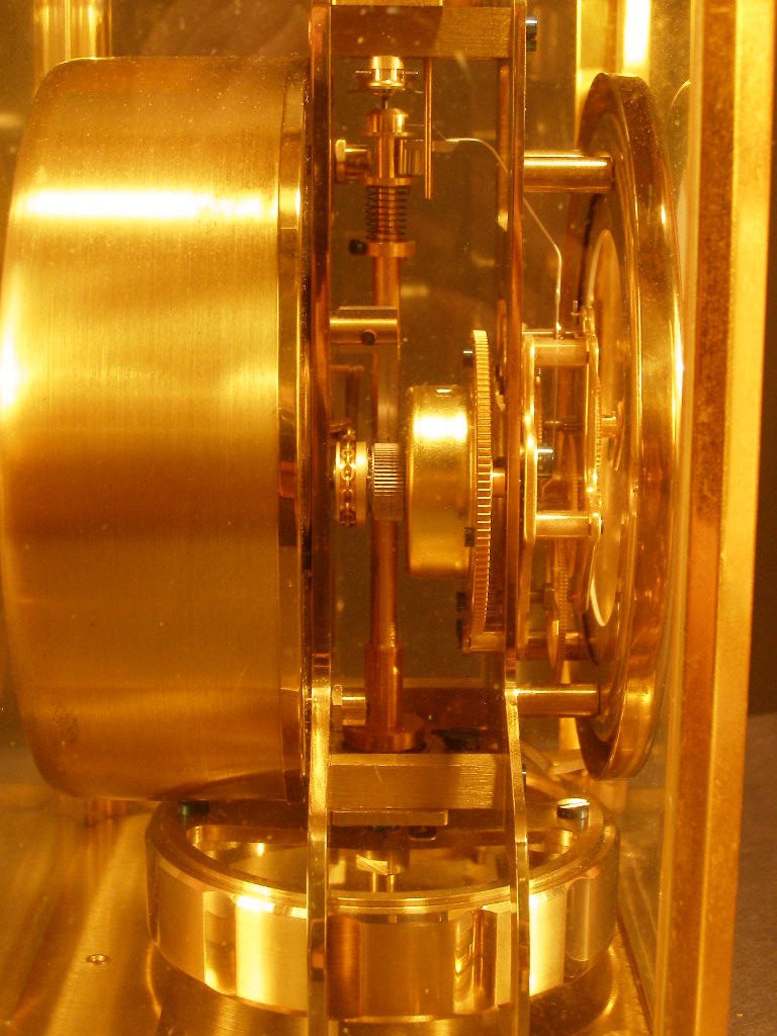 1968 BAKELITE Co Perpetual Motion Atmos Lecoultre Cie Carriage Mantle ...