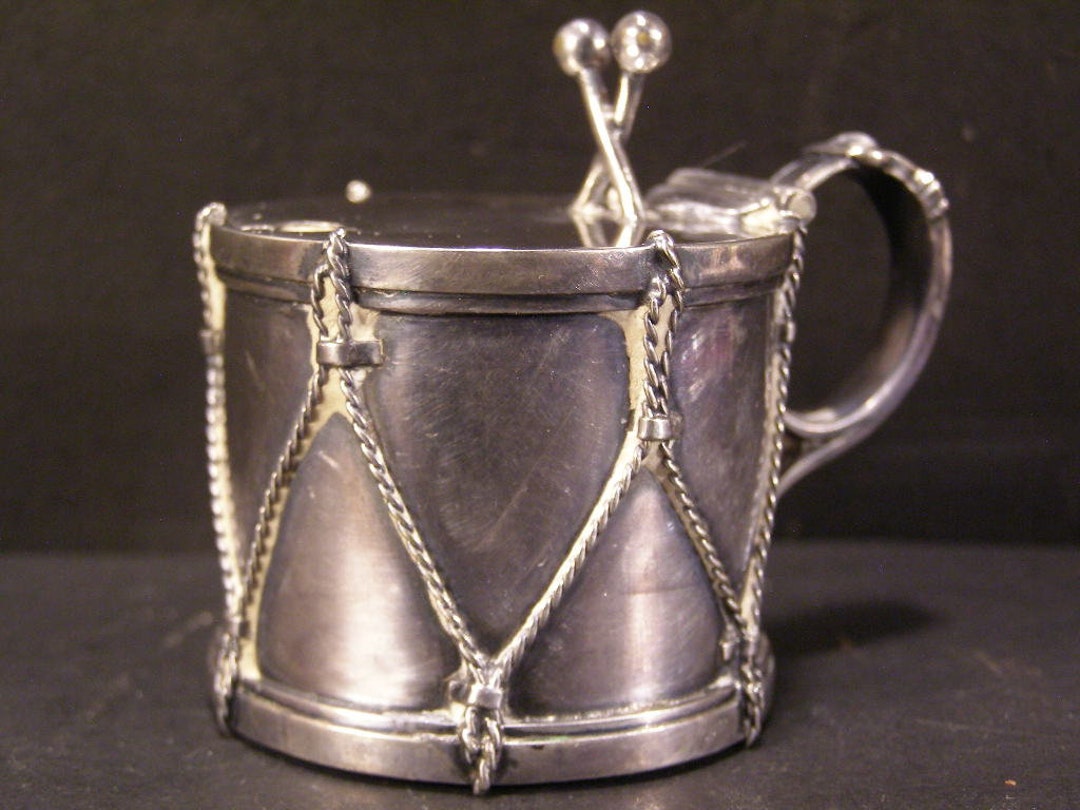 Tambour militaire en argent antique Français Clambroth Glass Mustard ...