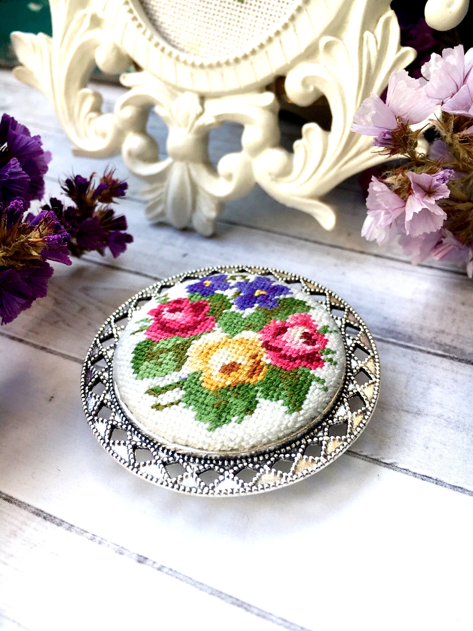 Embroidered Spring Bouquet Brooch With Roses and Violets Flowers ...