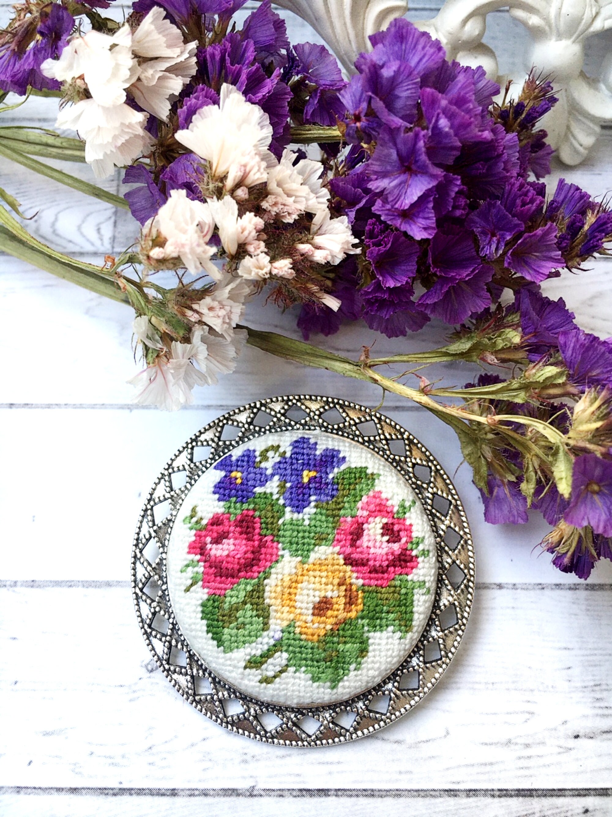 Embroidered Spring Bouquet Brooch With Roses and Violets Flowers ...