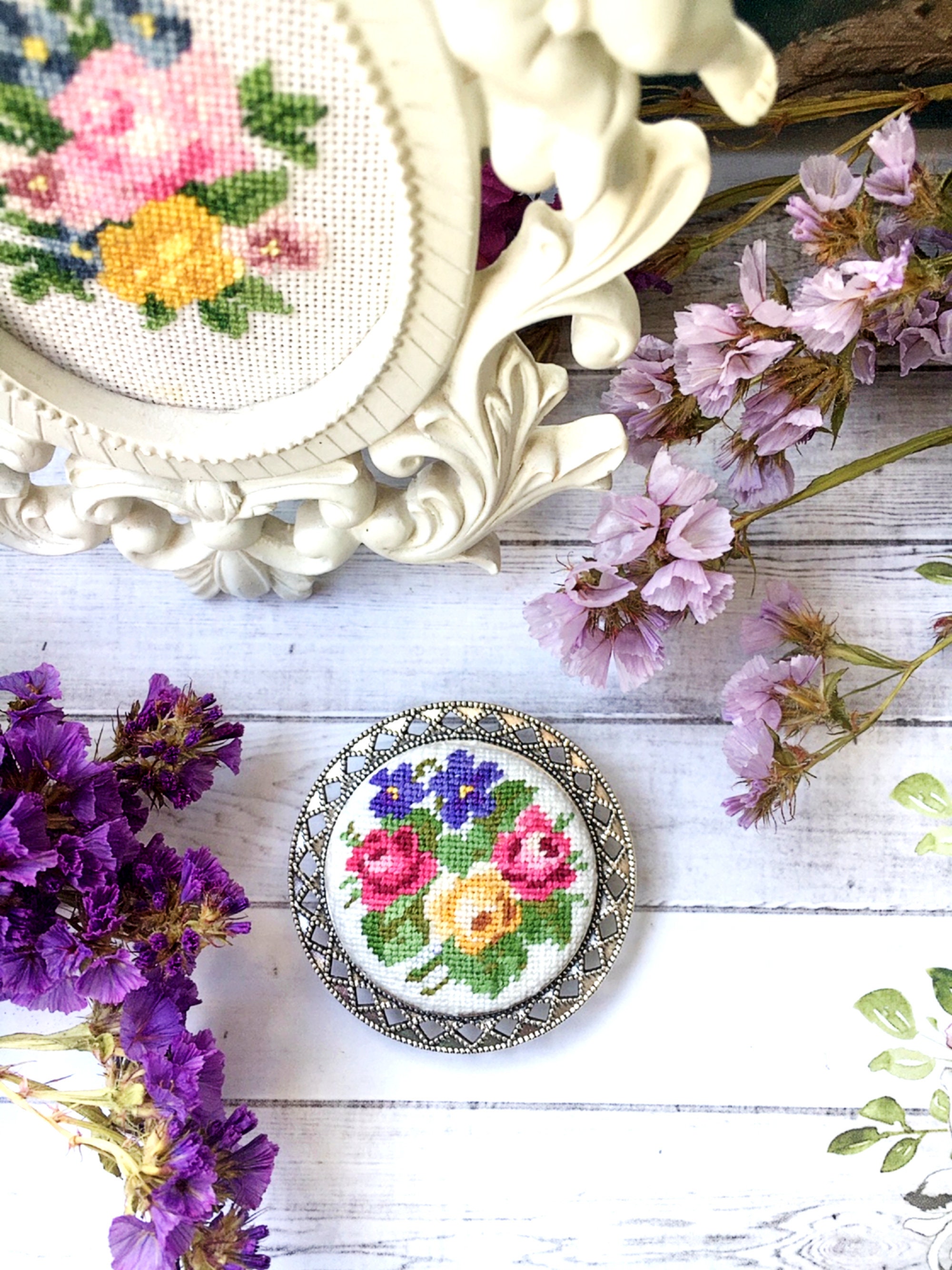 Embroidered Spring Bouquet Brooch With Roses and Violets Flowers ...