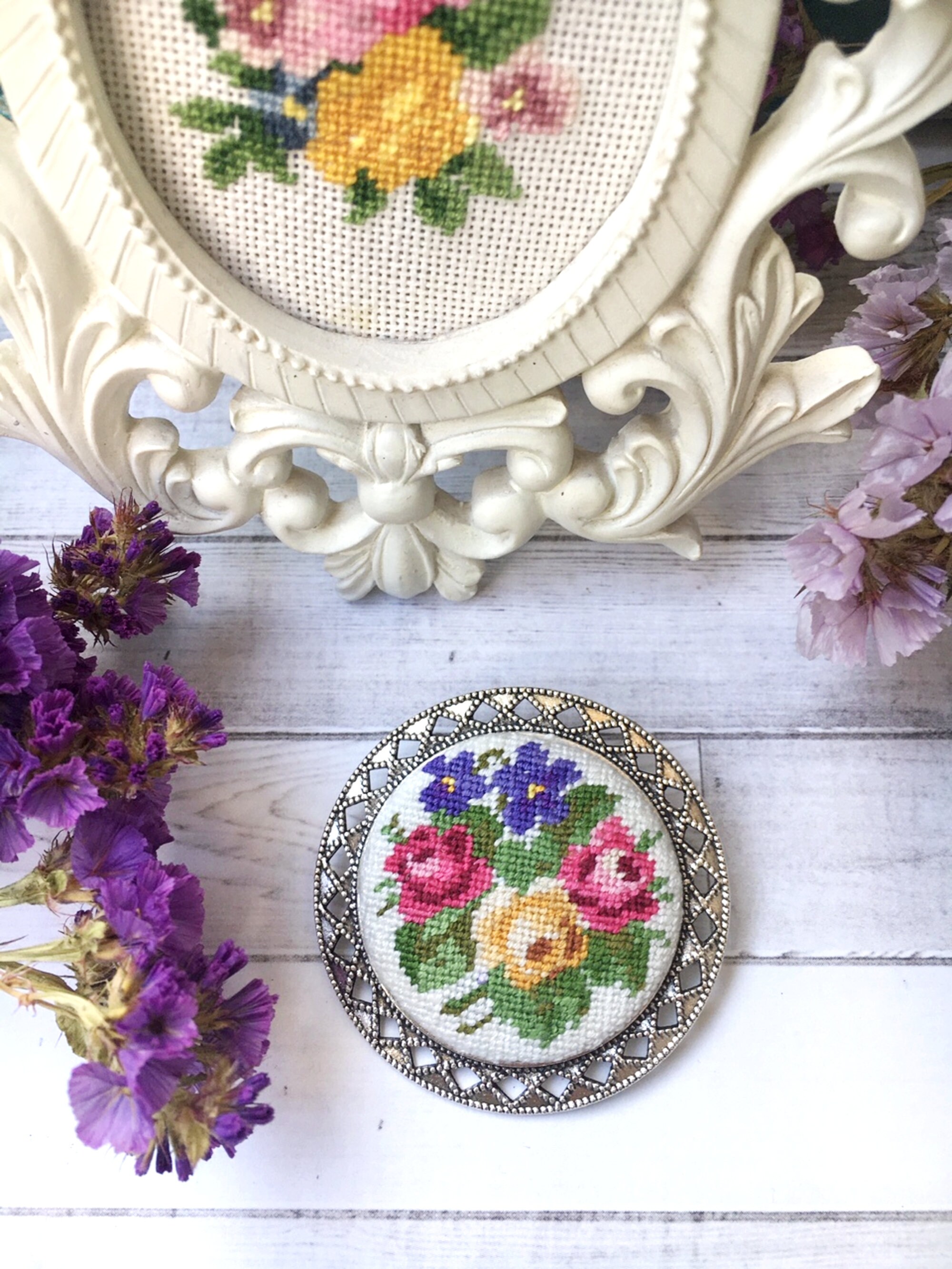 Embroidered Spring Bouquet Brooch With Roses and Violets Flowers ...