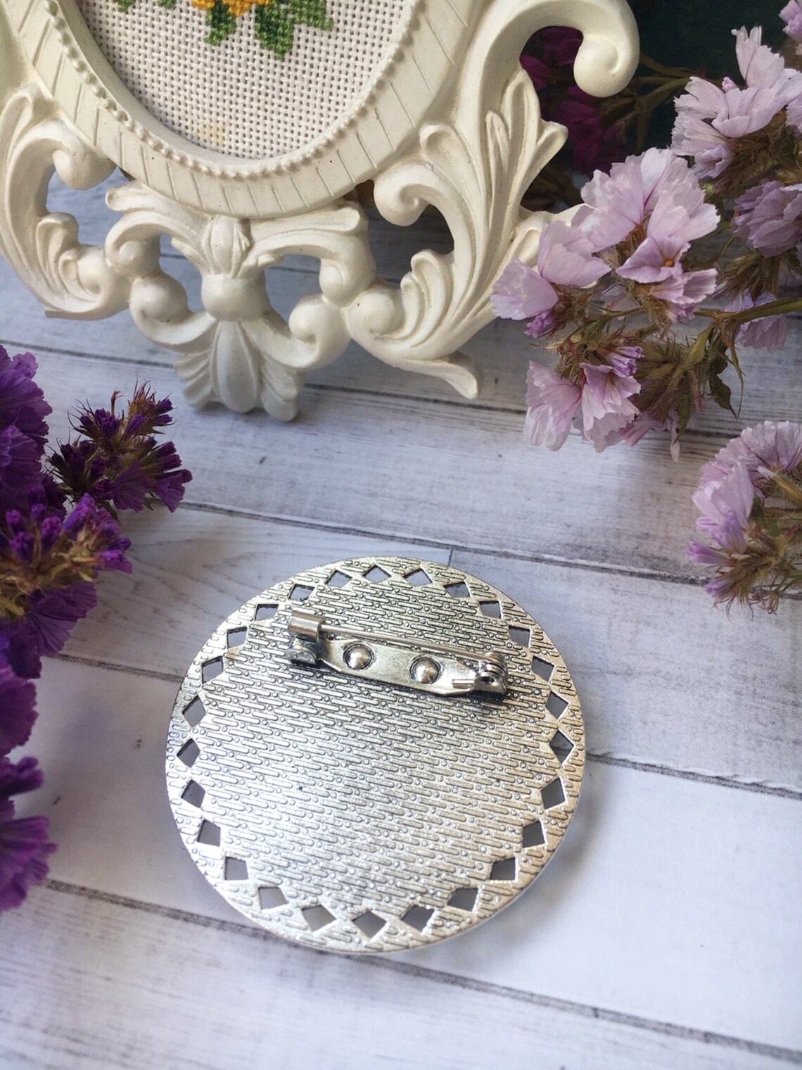 Embroidered Spring Bouquet Brooch With Roses and Violets Flowers ...