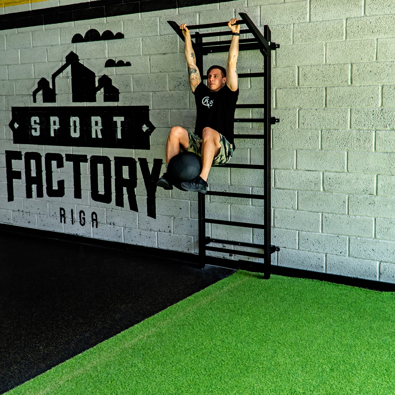 Akurat Wall Bar Home Gym Ladder With Chin up Bar - Etsy UK