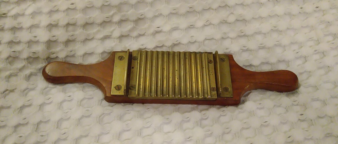 Antique Victorian Apothecary Chemist Pill Roller Maker in Mahogany ...