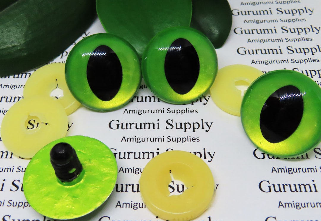 30mm Hand Painted Metallic Yellow Green Color Iris Black Pupil Round ...