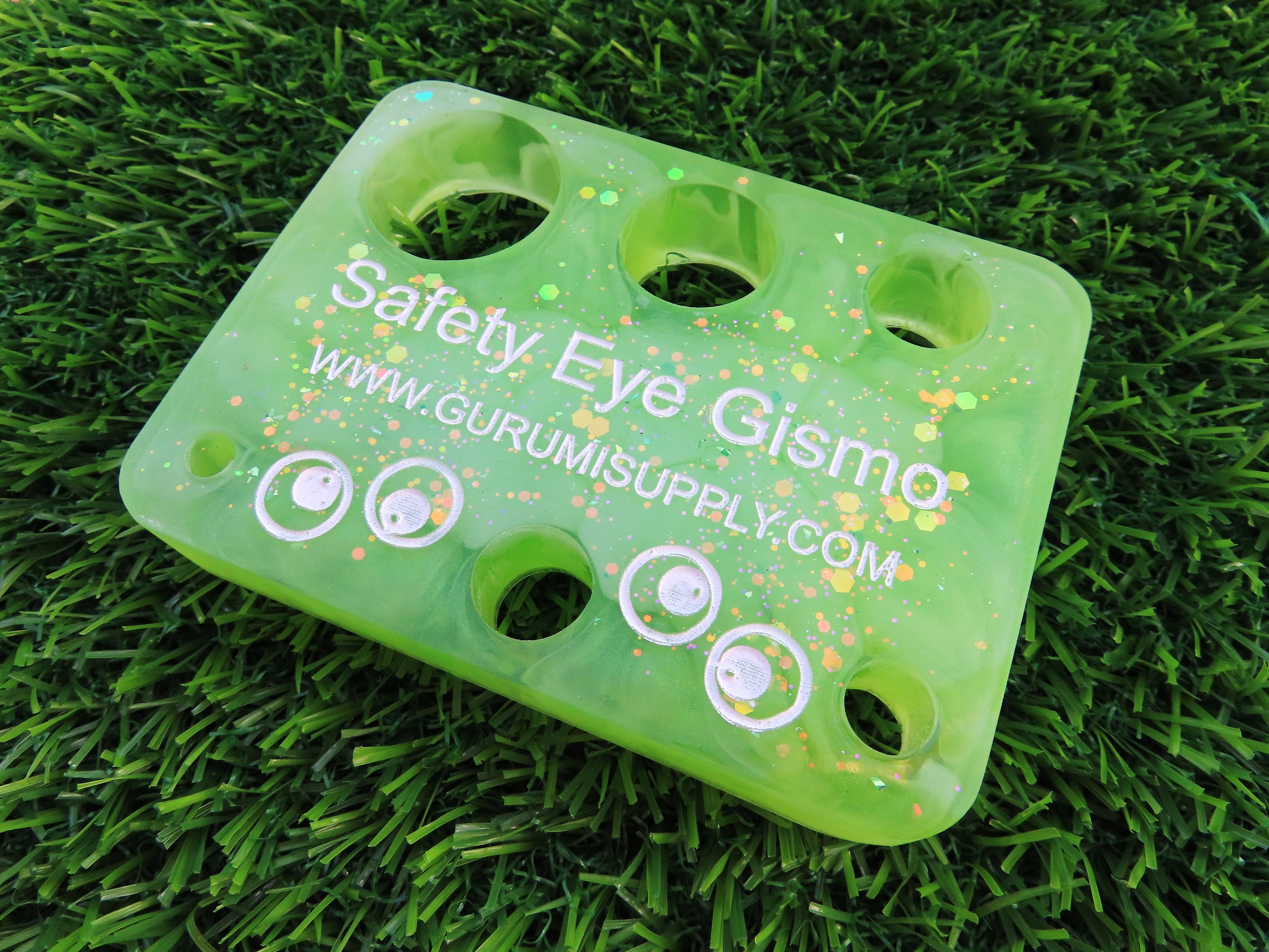 Safety Eye Gismo Pearlized Green Apple with Glitter - Rectangle ...