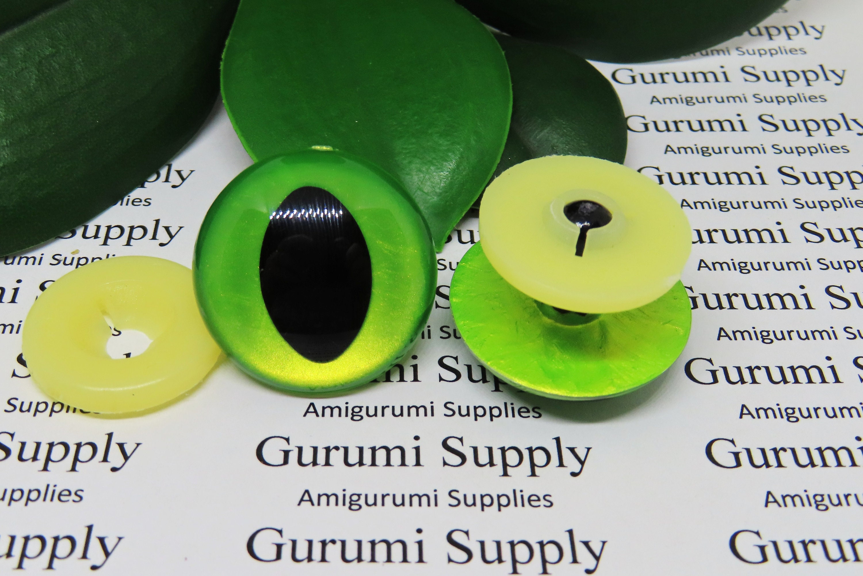 30mm Hand Painted Metallic Yellow Green Color Iris Black Pupil Round ...