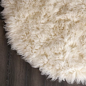 Round Flokati Style Rug off White 3.25" (8cm) Pile 1400 GSM Circle ...