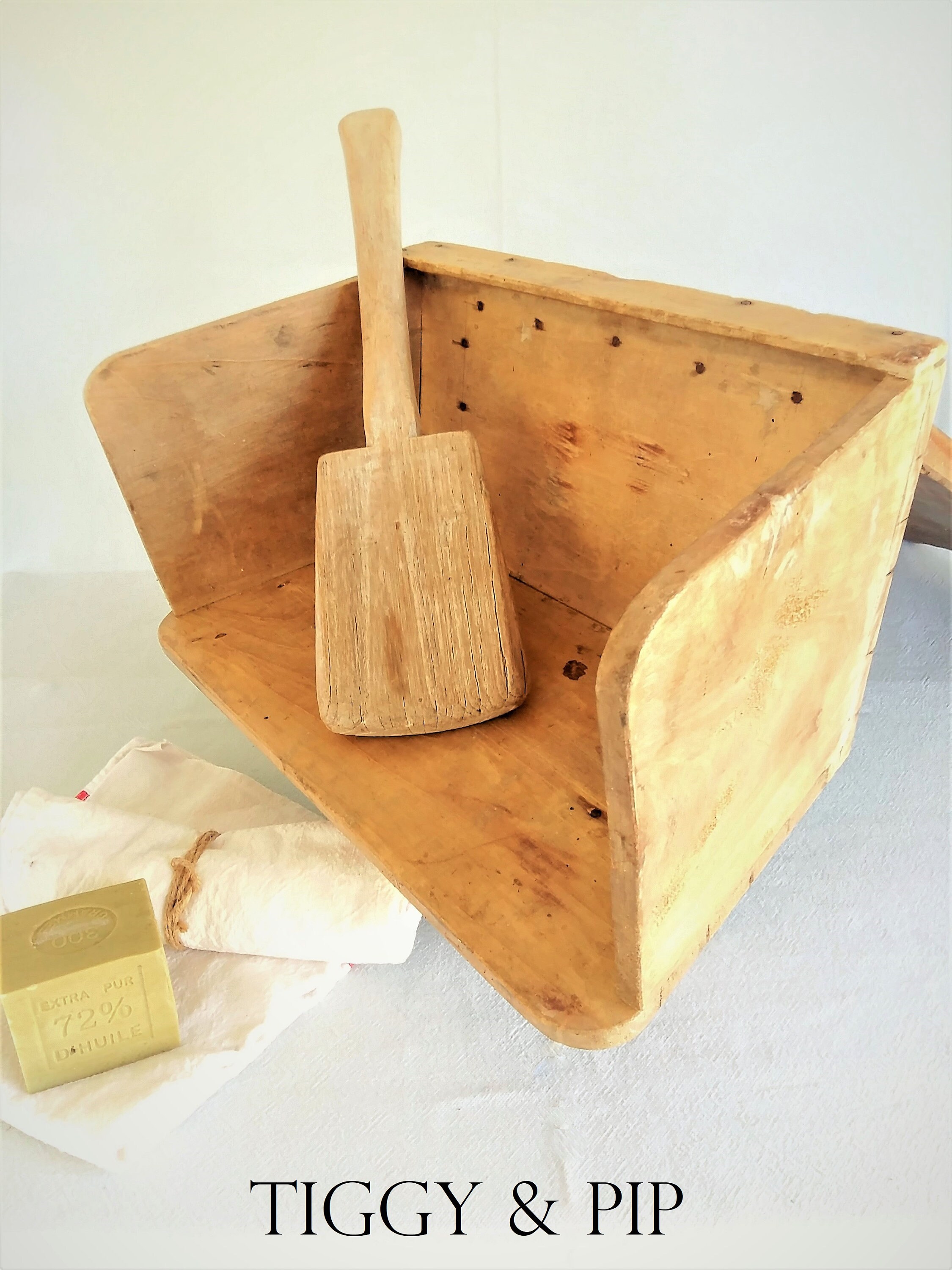 Antique Wooden Washboard and Laundry Paddle. Complete With Kneeling Box ...