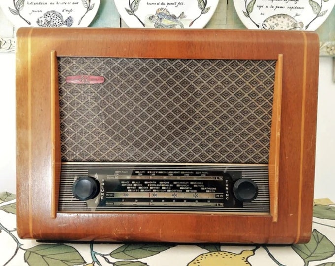 Pye Valve Radio. WORKING 1953. 1950s Radio With Walnut Veneered Wooden ...