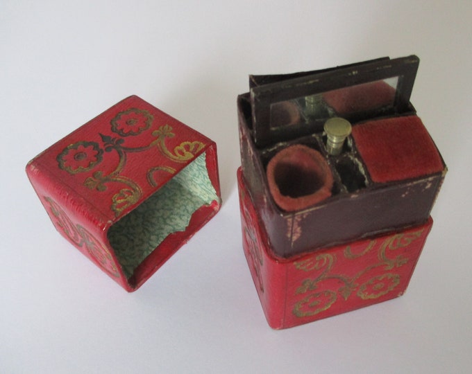 A Victorian Antique Ladies Travel Cardboard Necessaire Needle Case ...