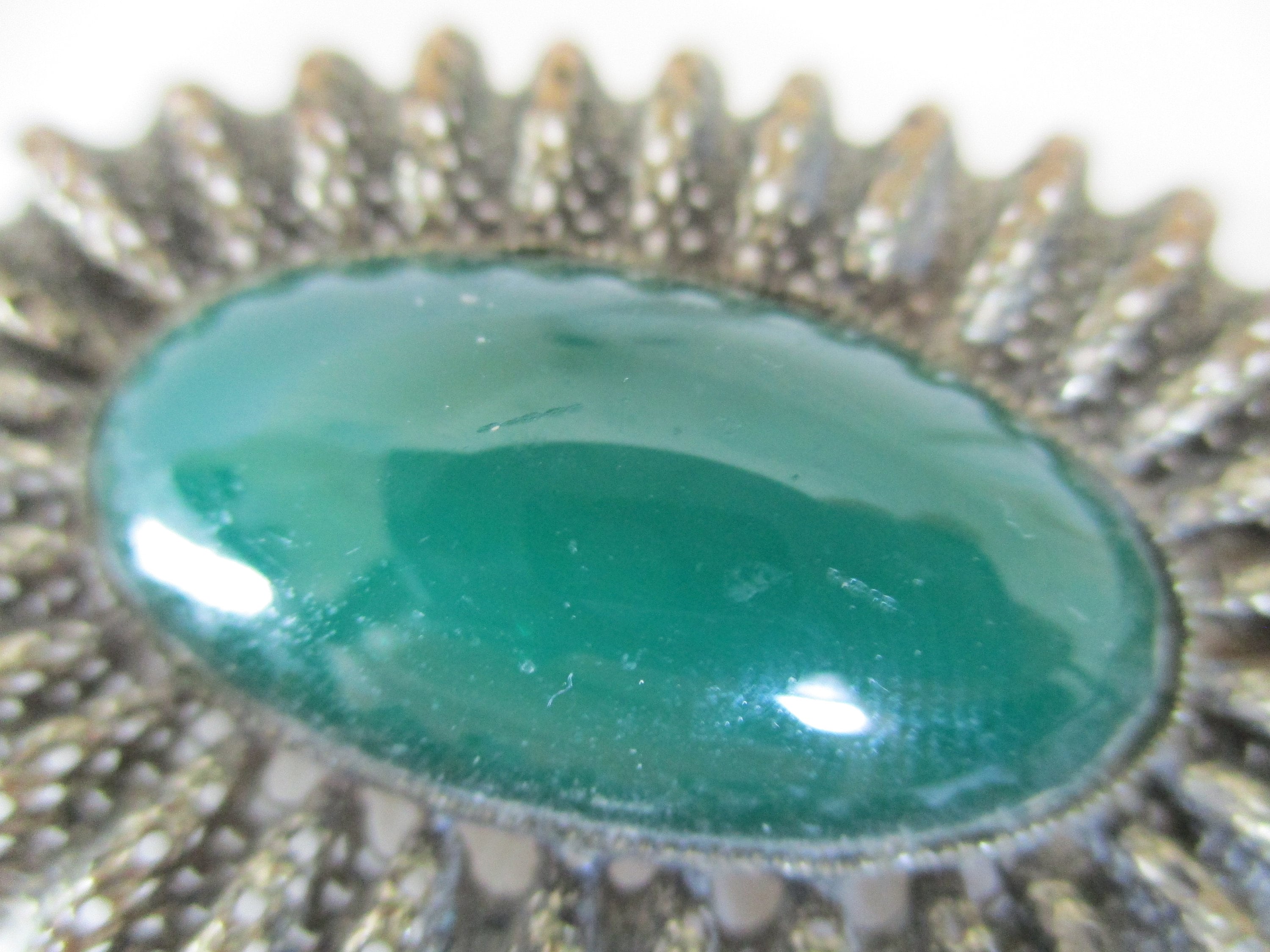 A 1950's Vintage Green Stone Brooch Pin - Etsy