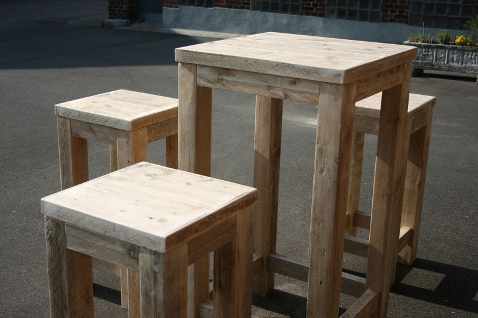 Bauholz-Stehtisch-Hocker Kombination recycelt - Etsy.de