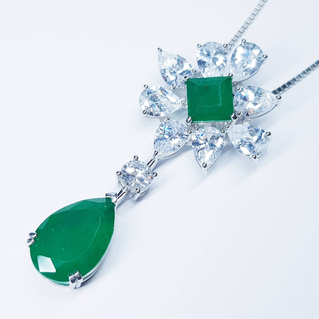 Large Faux Emerald Necklace, Teardrop Green Pendant, Red Carpet Jewelry ...