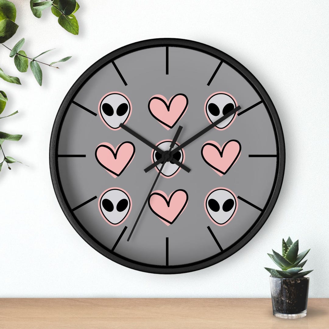 Alien Wall Clock, Dorm Decor, Weirdcore, Teen Room Decor, Gray Aliens ...