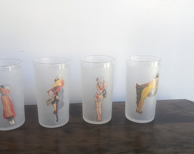 Vintage Pin up Keyhole Glasses Set - Etsy