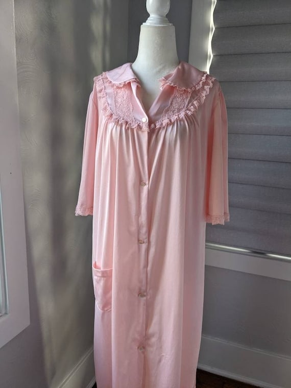 pretty pink vintage robe - Gem