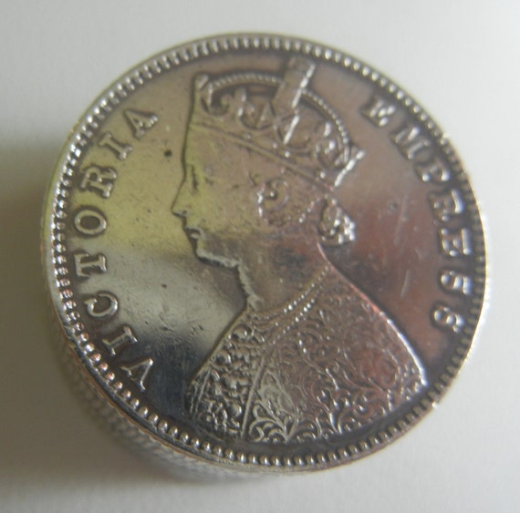 Rare Empress Victoria 1862 & 1897 silver India half-r… - Gem