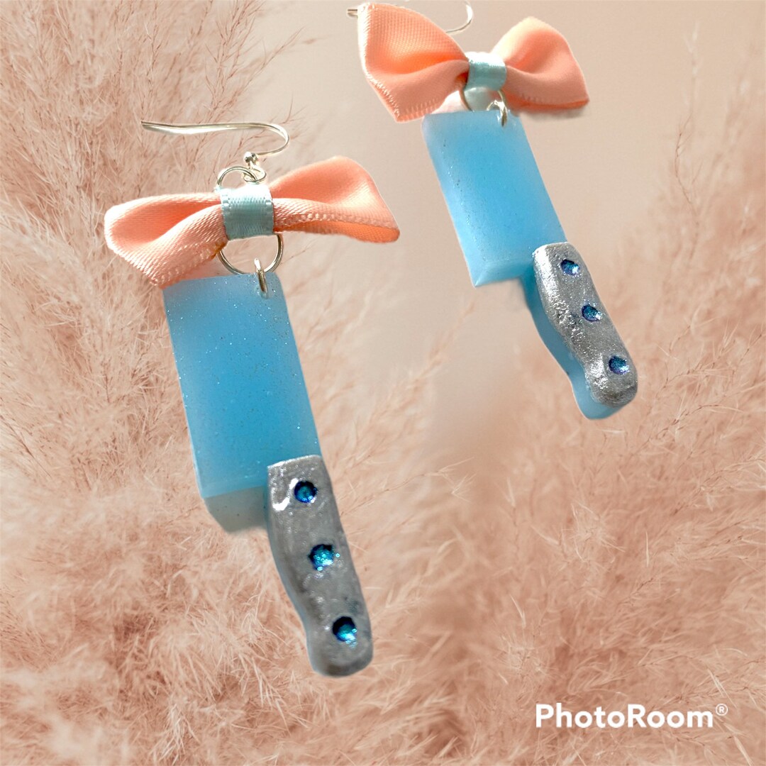 Kawaii Harujuku Style Creepy Cute, Pastel Goth Blue and Silver Sparkly ...