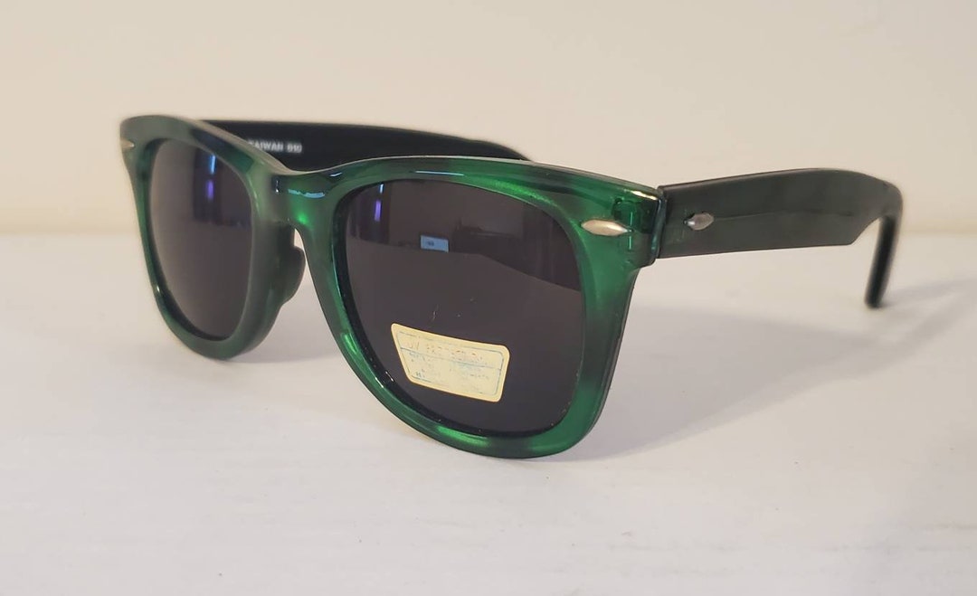 Vintage Sunglasses // Green Tortoise Shell Frames // Beach Shades ...
