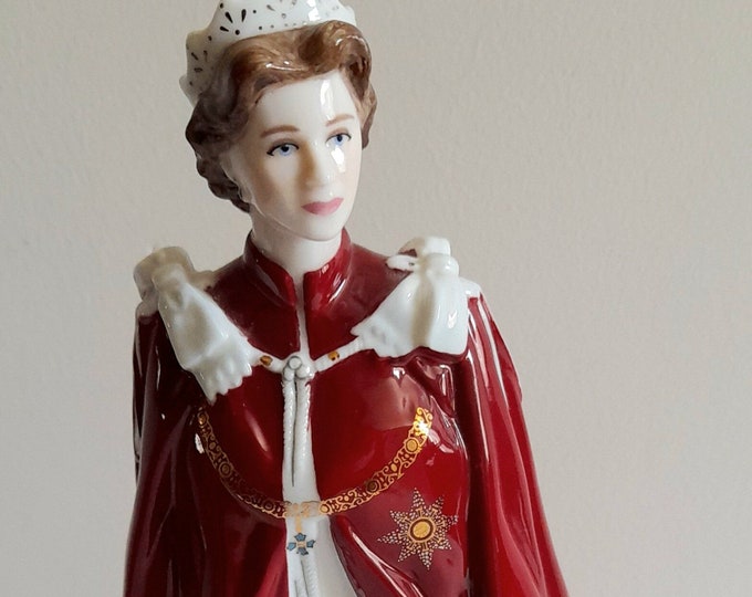 QUEEN ELIZABETH THE 2ND Figurine - Etsy