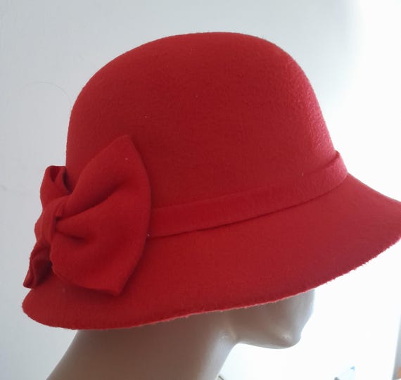 1930S STYLE RED cloche Style hat - Gem