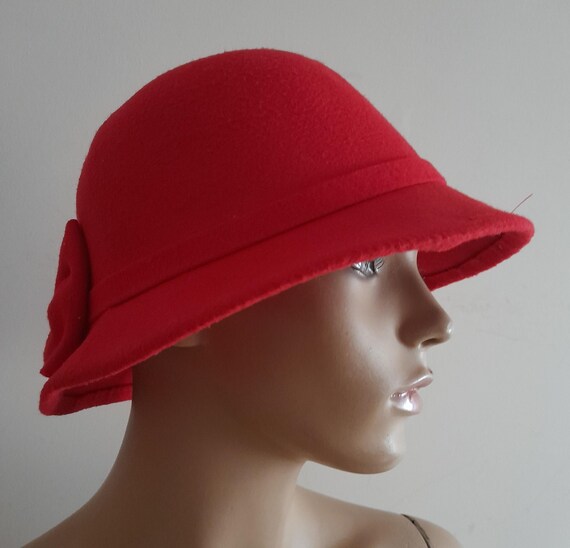 1930S STYLE RED cloche Style hat - Gem