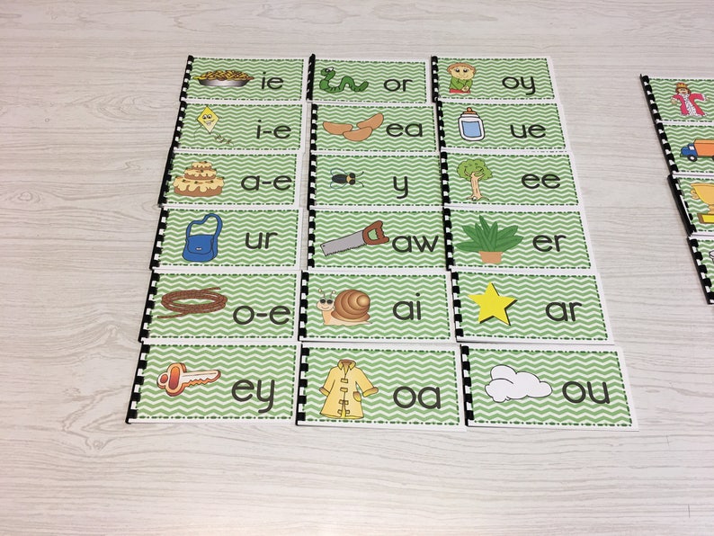 The Green Series - 36 Phonograms Word Booklets - Montessori Materials ...