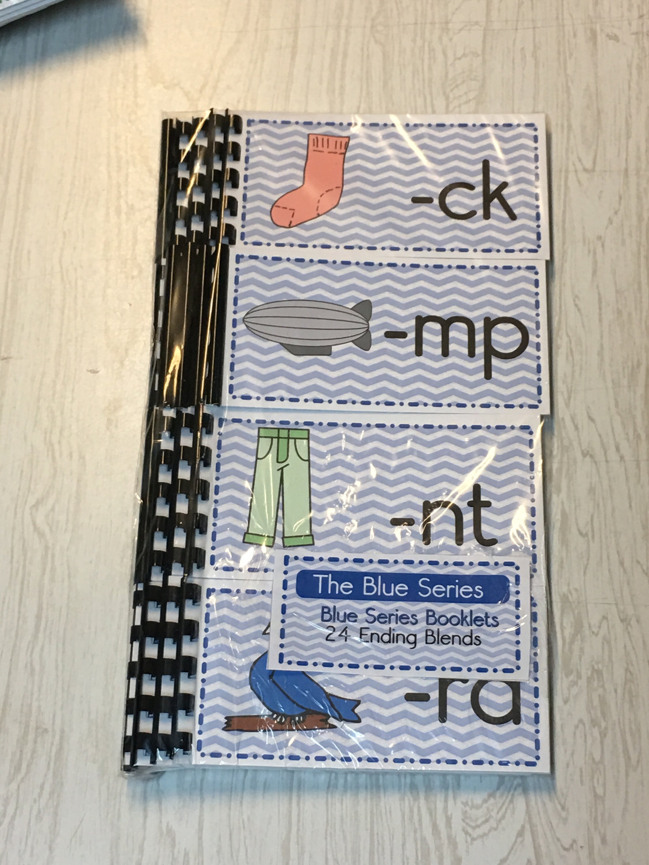 The Pink, Blue & Green Series COMPLETE - 102 Word Booklets - Montessori ...