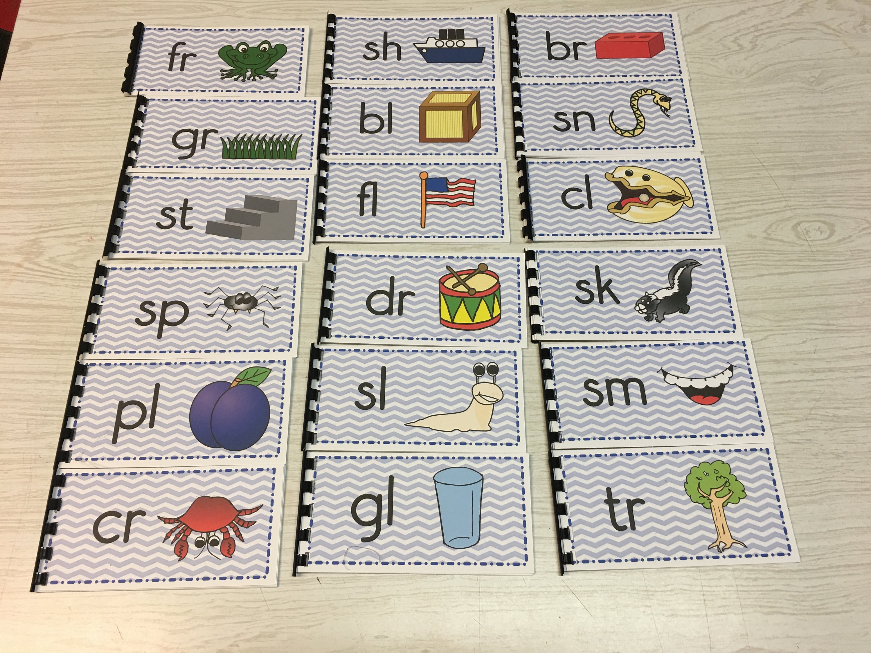 The Blue Series - 18 Beginning Consonant Blends Booklets - Montessori ...