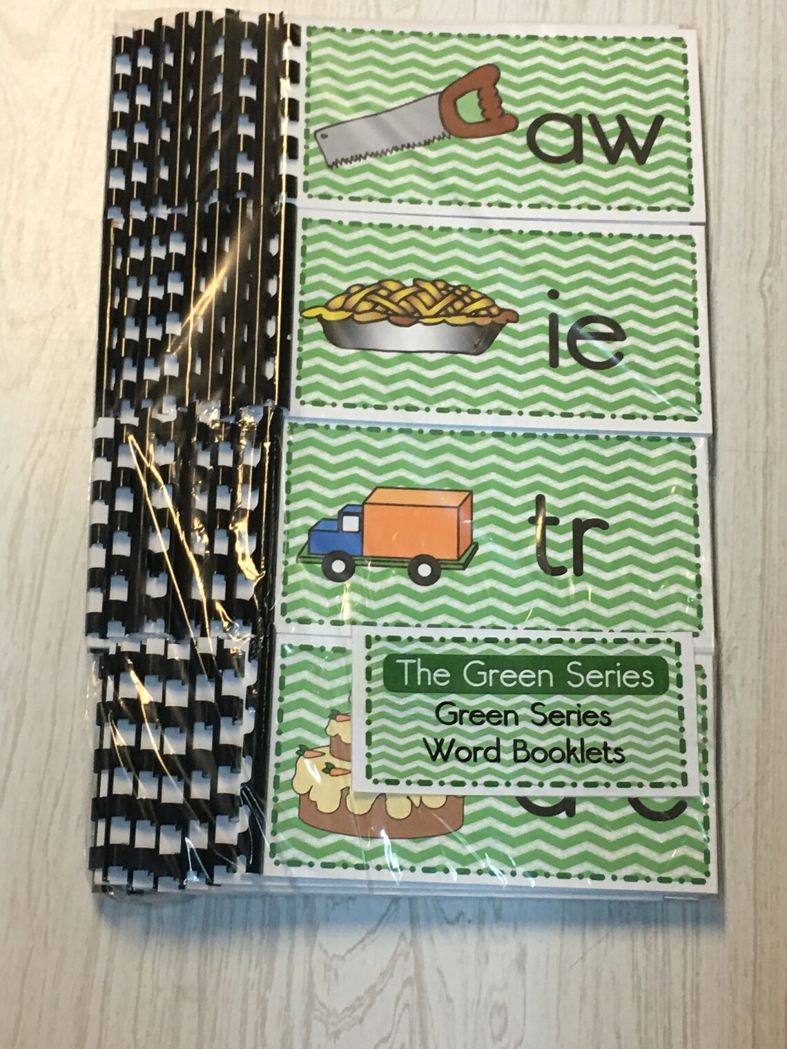 The Pink, Blue & Green Series COMPLETE 102 Word Booklets Montessori ...