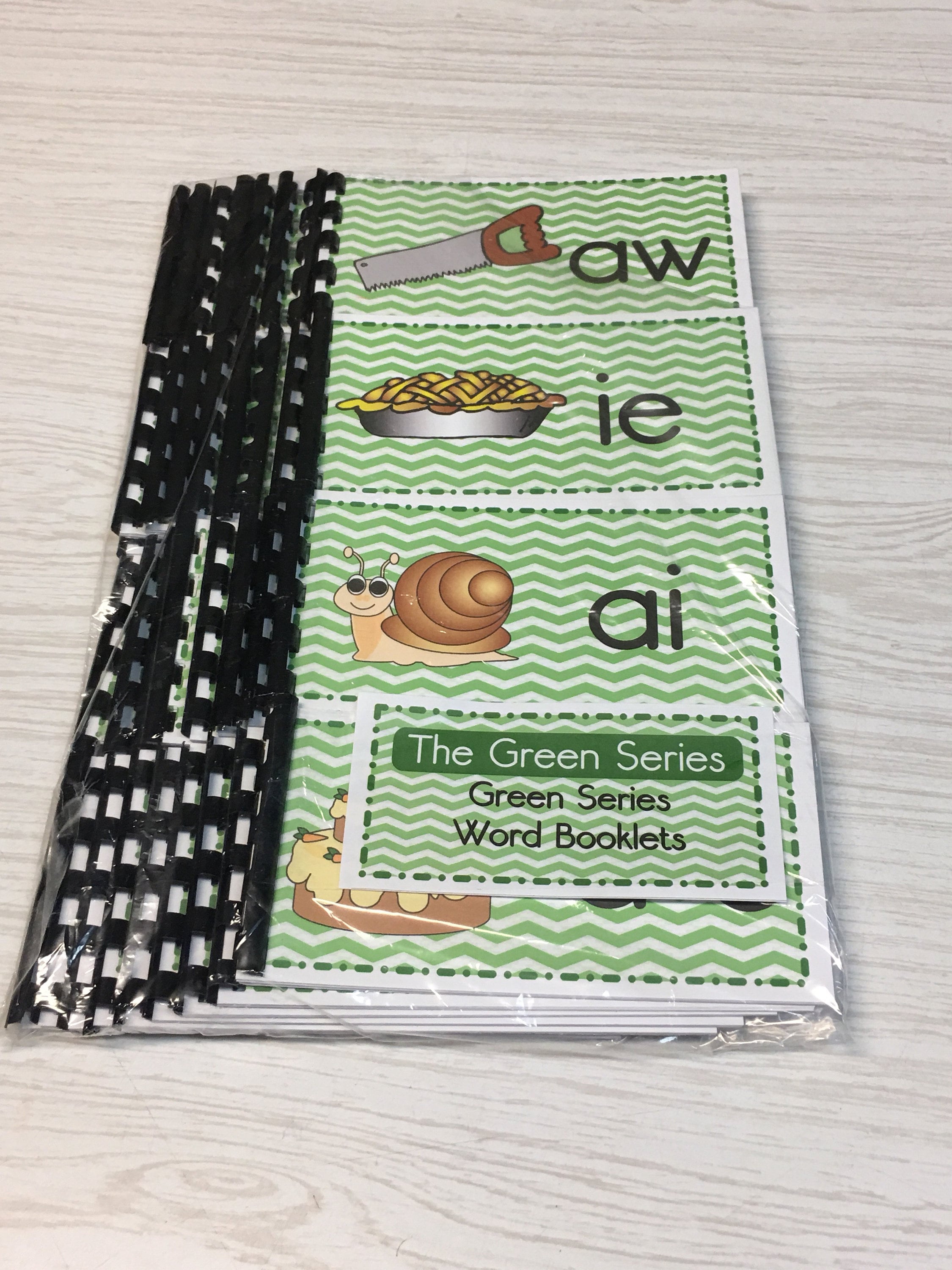 The Green Series - 36 Phonograms Word Booklets LAMINATION - Montessori ...