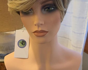 Bronwyn Short Wig Chic Wig Lots of Layers Medical Wig Fashion Wig Wig ...