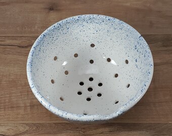 Ceramic Berry Bowl - Etsy