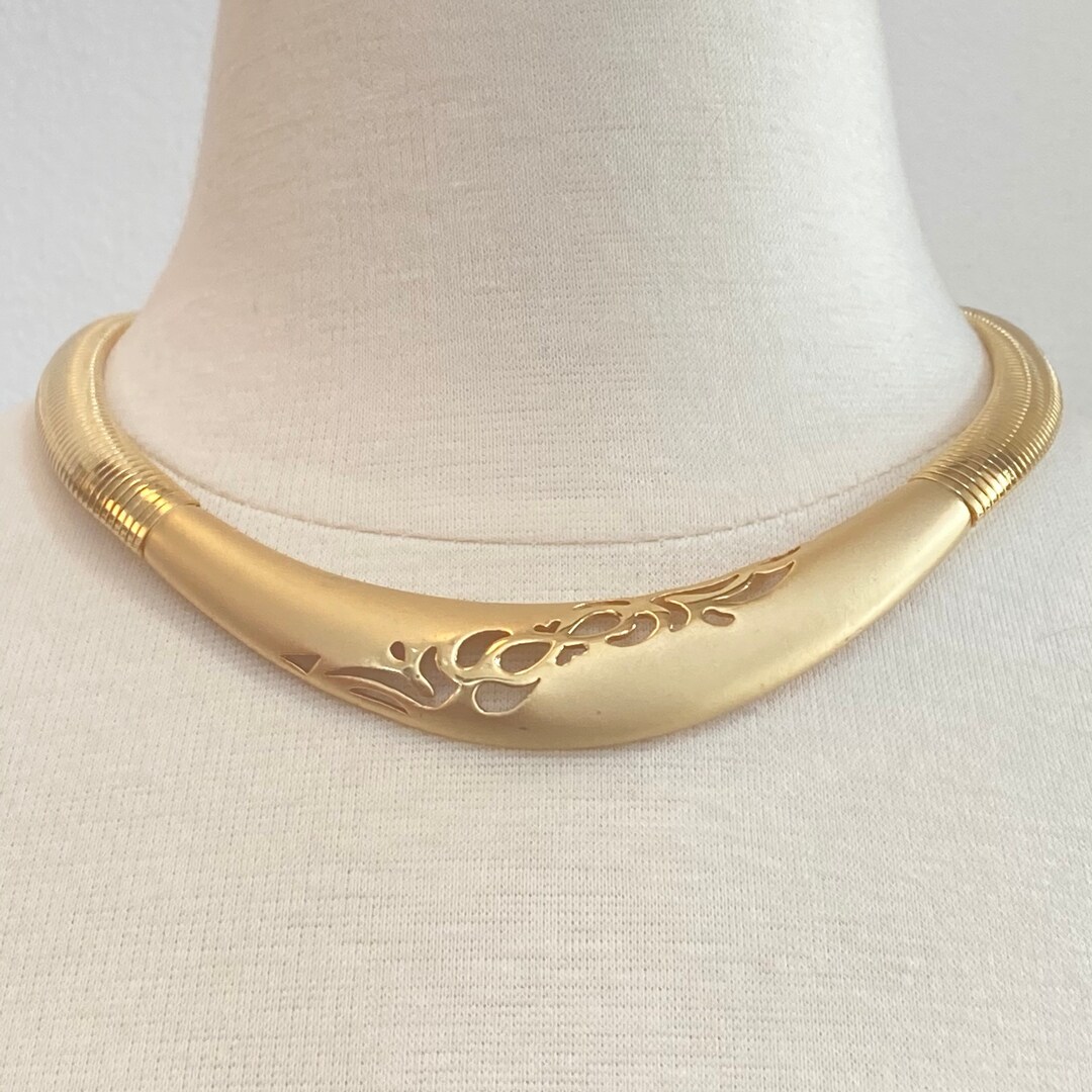 Vintage 80s OMEGA Necklace / Floral LEAF Heart Cutouts / Brushed Gold ...