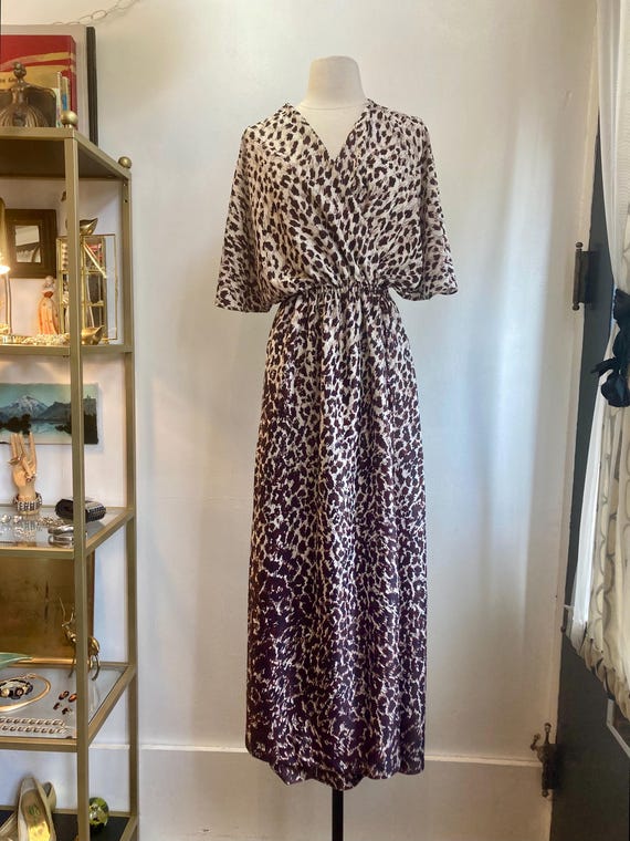 Vintage 70s Robe / LEOPARD CHEETAH Print / Wrap Dres… - Gem