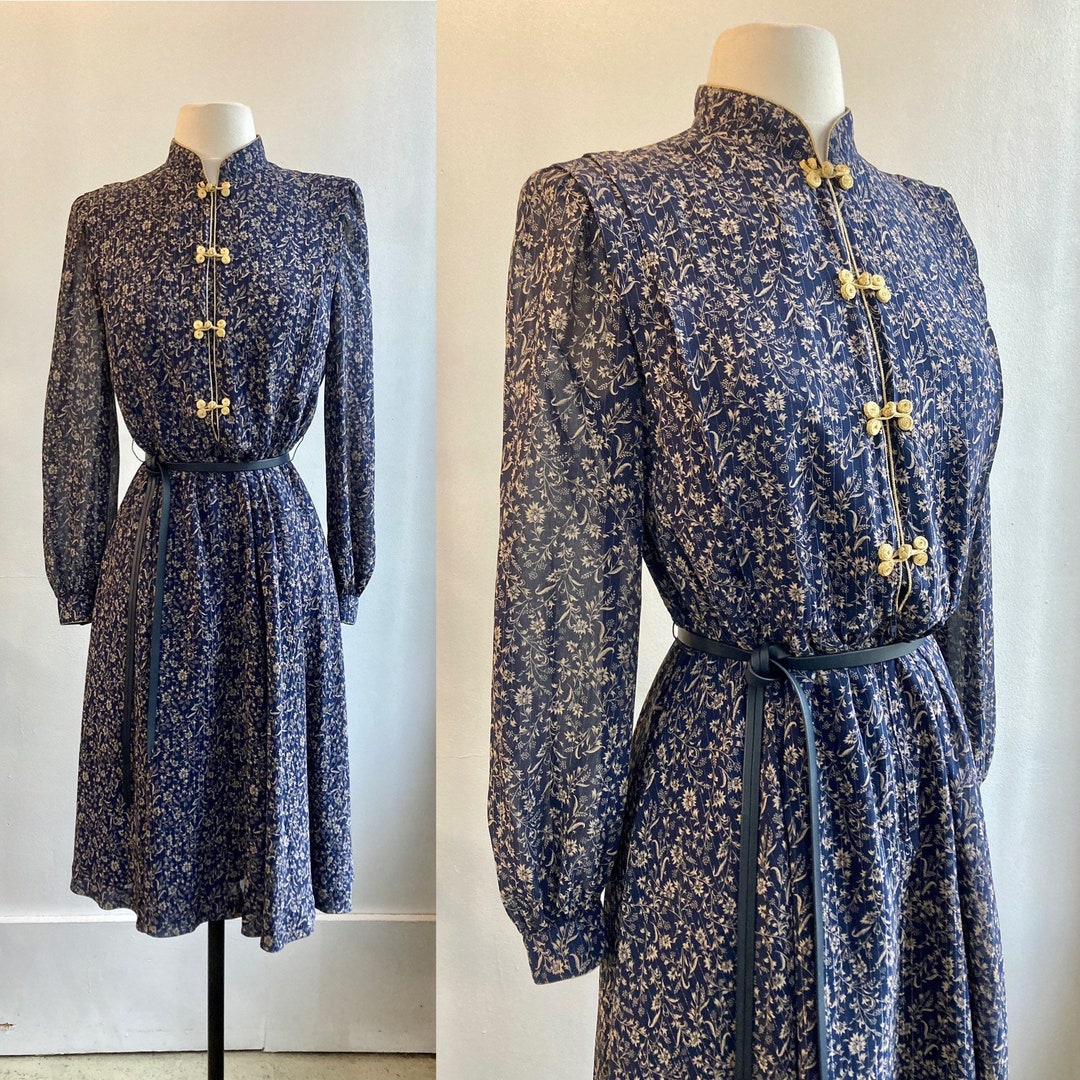 Vintage 70s Dress / ASIAN Style / Gold Metallic FROG Buttons Silver ...