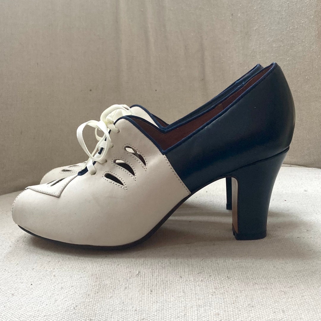 Vintage Inspired 40s Style Pumps / NEW RE-MIX / Peep Toe Spectator ...