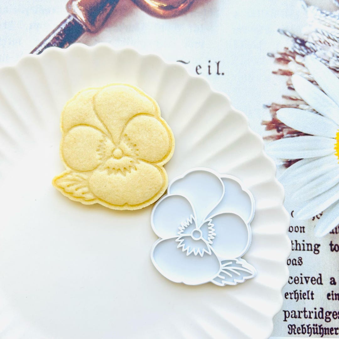 Pansy Viola Flower Cookie Cutter and Stamp Set | Flower Cookie Cutter ...