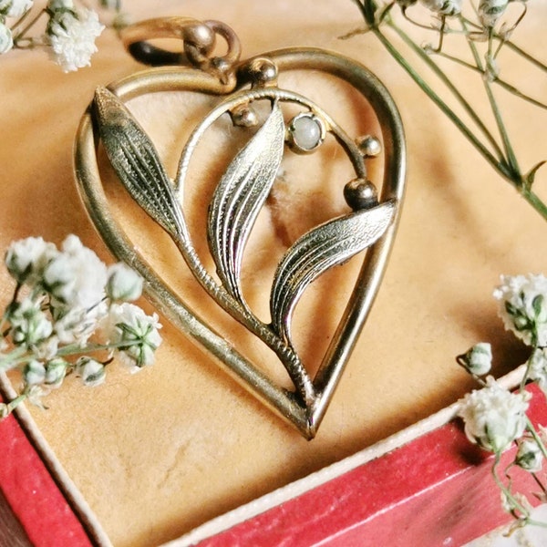 Snowdrop Pendant - Etsy