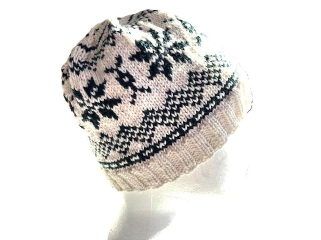 Norwegian Snowflake Winter Hat in Winter White and Dark Green Wool - Etsy