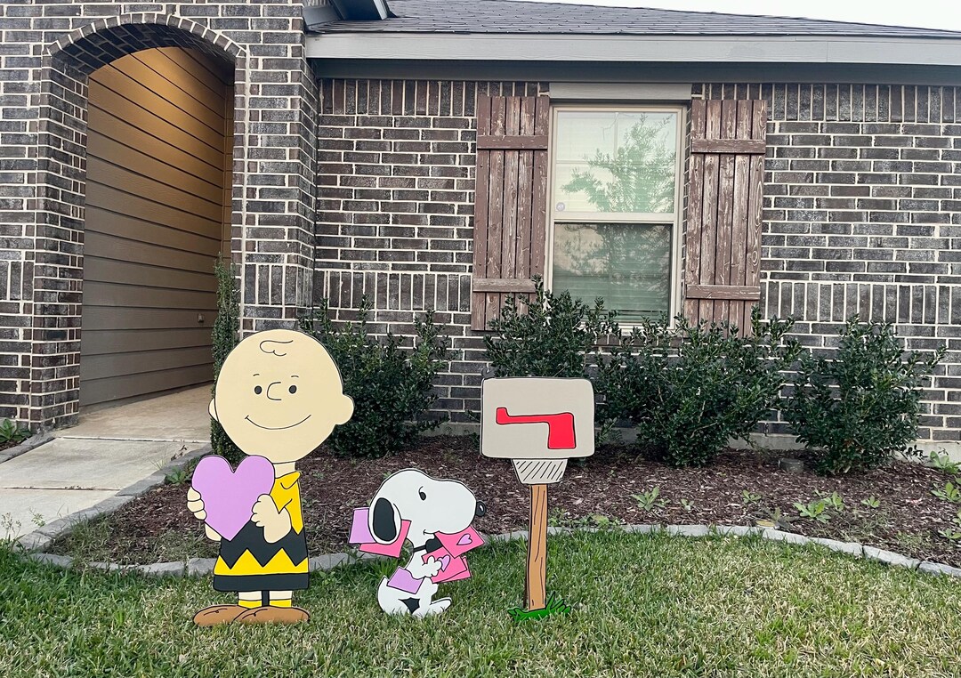 Charlie Brown Set | Wood Yard Art | Holidays | Valentines | Decorative ...