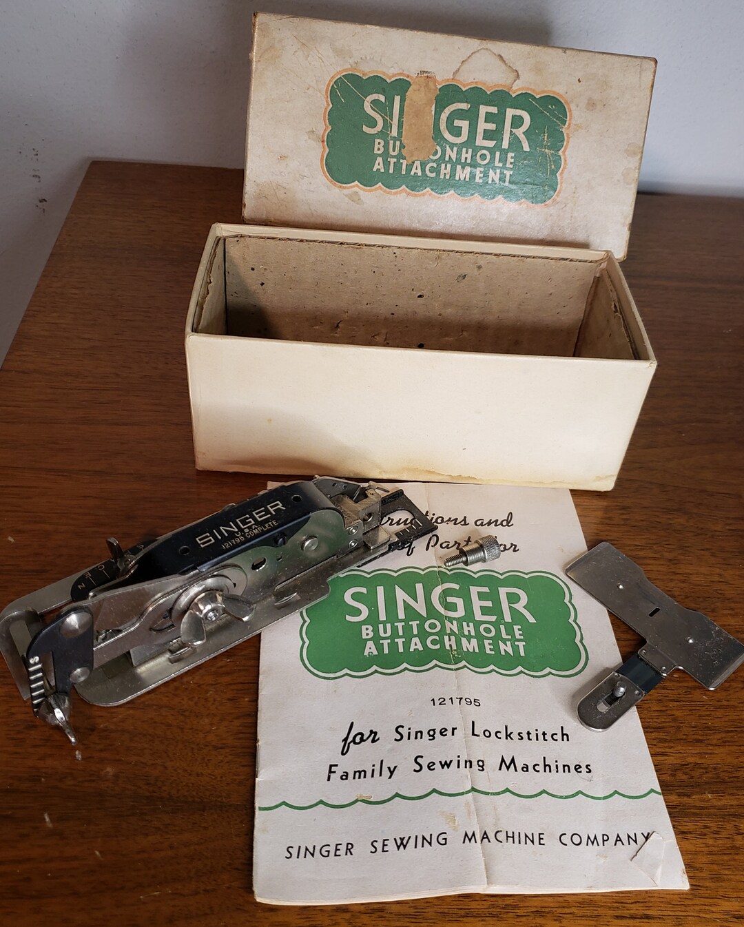 Vintage Singer Sewing Machine Attachments 121795 - Etsy