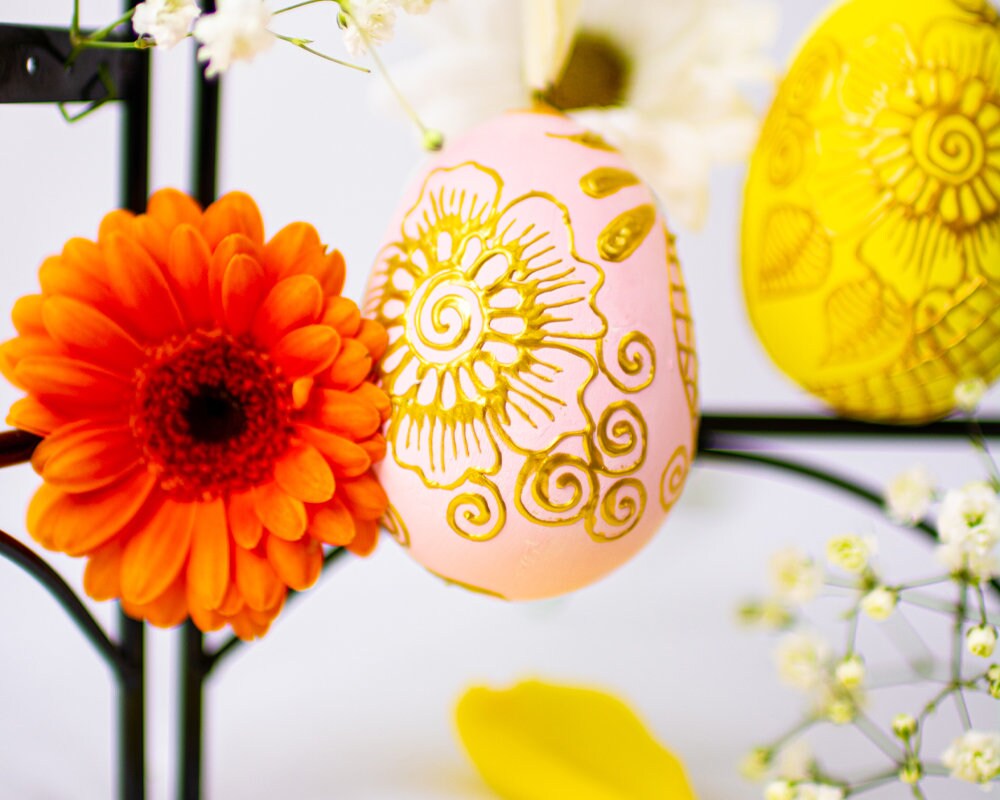 Set of 4 Ceramic Hanging Easter Egg Hand Painted Henna Style - Etsy